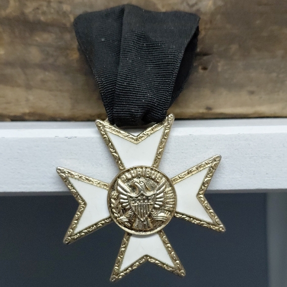 Jewelry | Vintage Masonic Knights Of Templar Medallion | Poshmark